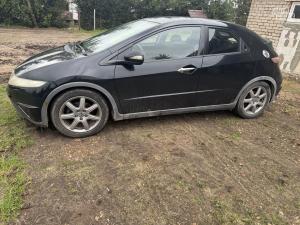 Honda Civic 2008 in Vilnius, with an engine capacity of 2.20 L and mileage of 331 thousand km for 1350 €, photo 7 on AUTOMOTO.COM.LV