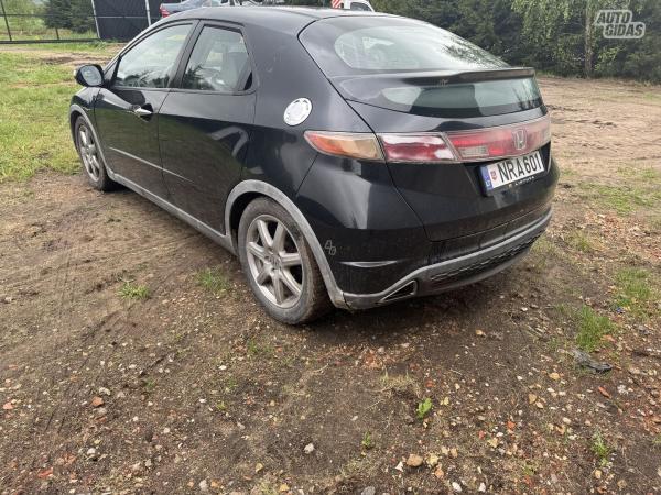 Honda Civic 2008 Viļņa, ar dzinēja tilpumu 2.20 L un nobraukumu 331 tūkst. km par 1350 €, foto 7 vietnē AUTOMOTO.COM.LV
