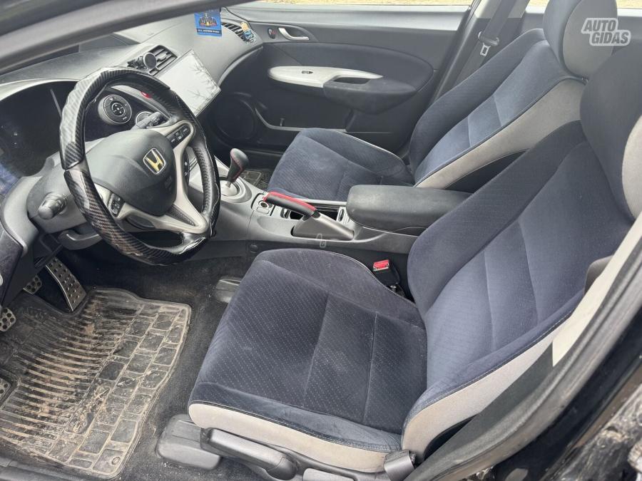 Honda Civic 2008 in Vilnius, with an engine capacity of 2.20 L and mileage of 331 thousand km for 1350 €, photo 10 on AUTOMOTO.COM.LV