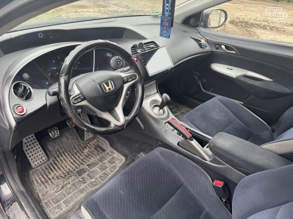 Honda Civic 2008 Viļņa, ar dzinēja tilpumu 2.20 L un nobraukumu 331 tūkst. km par 1350 €, foto 10 vietnē AUTOMOTO.COM.LV