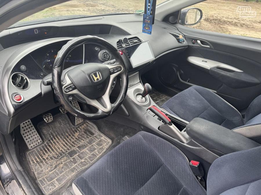 Honda Civic 2008 in Vilnius, with an engine capacity of 2.20 L and mileage of 331 thousand km for 1350 €, photo 11 on AUTOMOTO.COM.LV