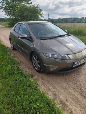 Honda Civic 2008 Viļņa, ar dzinēja tilpumu 2.20 L un nobraukumu 235 tūkst. km par 1700 €, foto 6 vietnē AUTOMOTO.COM.LV