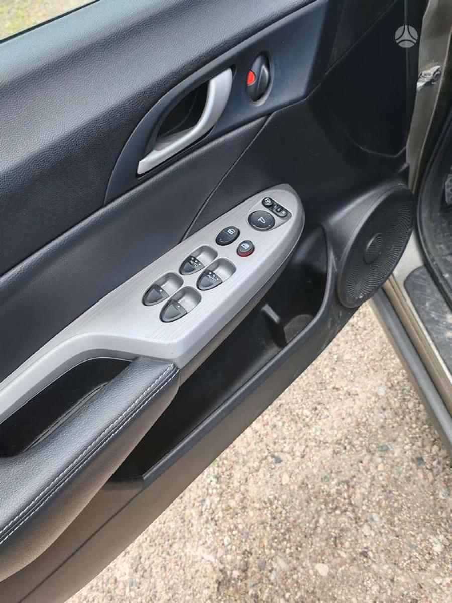 Honda Civic 2008 Viļņa, ar dzinēja tilpumu 2.20 L un nobraukumu 235 tūkst. km par 1700 €, foto 8 vietnē AUTOMOTO.COM.LV
