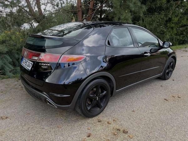 Хонда Цивик 2008 в Мариямполе на AUTOMOTO.COM.LV Хонда Цивик 2008 в Мариямполе, объемом двигателя 1.80 л и пробегом 273 тыс. км за 2999 €, фото 6 на AUTOMOTO.COM.LV