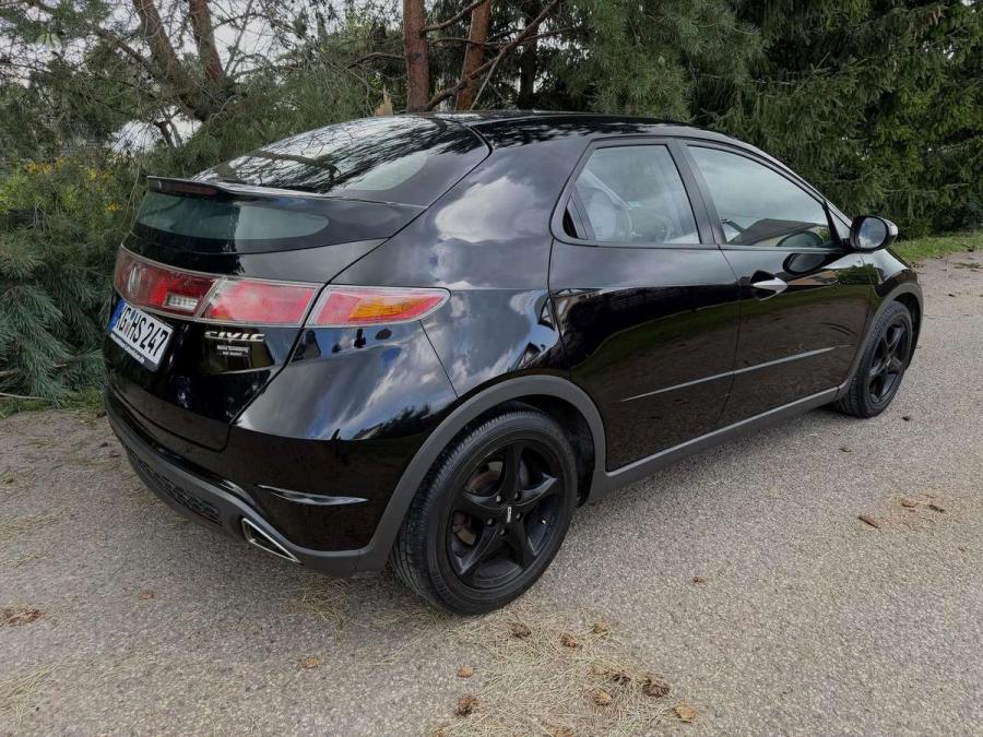 Honda Civic 2008 Marijampole, ar dzinēja tilpumu 1.80 L un nobraukumu 273 tūkst. km par 2999 €, foto 6 vietnē AUTOMOTO.COM.LV
