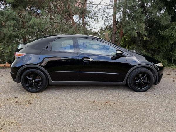 Honda Civic 2008 in Marijampole, with an engine capacity of 1.80 L and mileage of 273 thousand km for 2999 €, photo 7 on AUTOMOTO.COM.LV