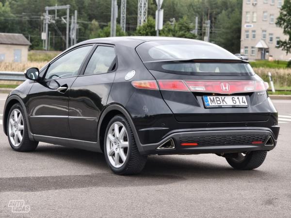 Honda Civic 2008 in Vilnius, with an engine capacity of 1.80 L and mileage of 264 thousand km for 2900 €, photo 3 on AUTOMOTO.COM.LV