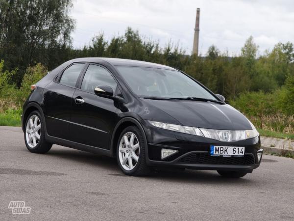 Honda Civic 2008 in Vilnius, with an engine capacity of 1.80 L and mileage of 264 thousand km for 2900 €, photo 5 on AUTOMOTO.COM.LV