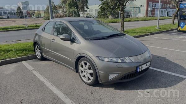 Honda Civic 2008 Rīga, ar dzinēja tilpumu 1.60 L un nobraukumu 287 tūkst. km par 1800 €, foto 3 vietnē AUTOMOTO.COM.LV
