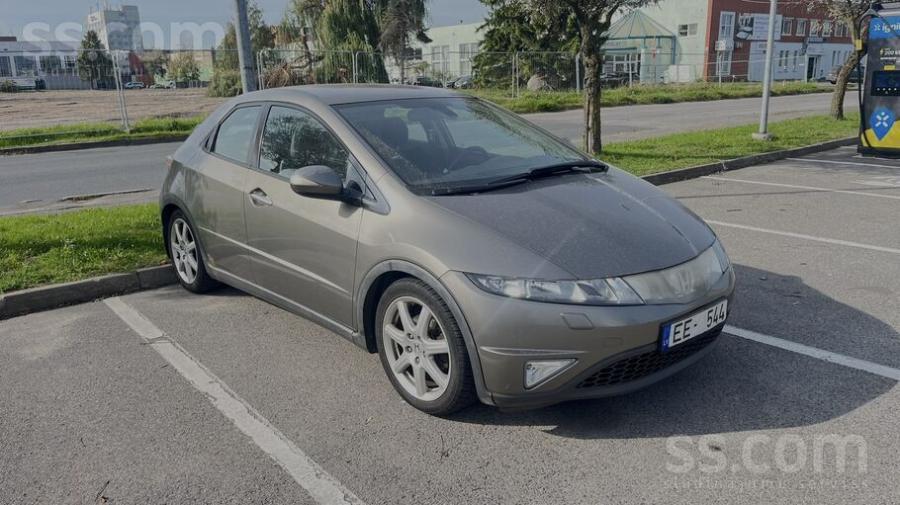 Honda Civic 2008 Rīga, ar dzinēja tilpumu 1.60 L un nobraukumu 287 tūkst. km par 1800 €, foto 3 vietnē AUTOMOTO.COM.LV