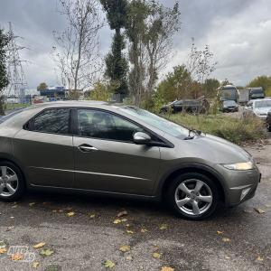 Honda Civic 2008 Viļņa, ar dzinēja tilpumu 1.80 L un nobraukumu 244 tūkst. km par 1999 €, foto 8 vietnē AUTOMOTO.COM.LV