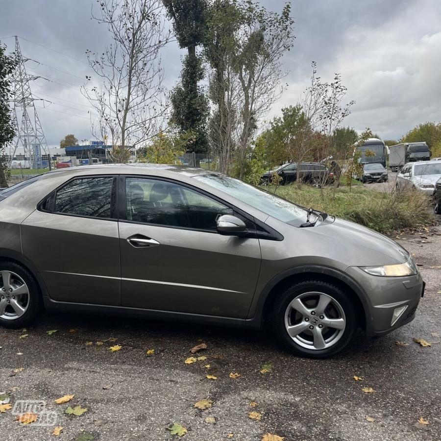 Honda Civic 2008 Viļņa, ar dzinēja tilpumu 1.80 L un nobraukumu 244 tūkst. km par 1999 €, foto 8 vietnē AUTOMOTO.COM.LV