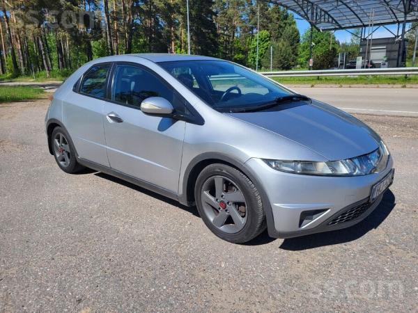 Honda Civic 2009 Rīga, ar dzinēja tilpumu 1.80 L un nobraukumu 274 tūkst. km par 3250 €, foto 4 vietnē AUTOMOTO.COM.LV