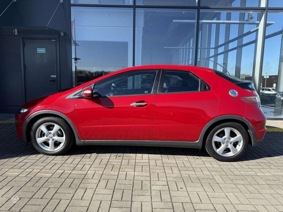Honda Civic 2009 in Vilnius, with an engine capacity of 1.34 L and mileage of 190 thousand km for 4999 €, photo 4 on AUTOMOTO.COM.LV