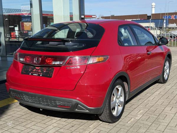 Honda Civic 2009 in Vilnius, with an engine capacity of 1.34 L and mileage of 190 thousand km for 4999 €, photo 5 on AUTOMOTO.COM.LV