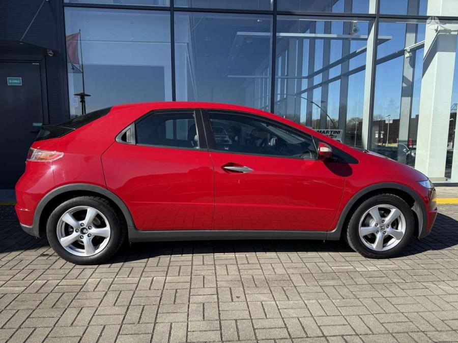 Honda Civic 2009 in Vilnius, with an engine capacity of 1.34 L and mileage of 190 thousand km for 4999 €, photo 7 on AUTOMOTO.COM.LV