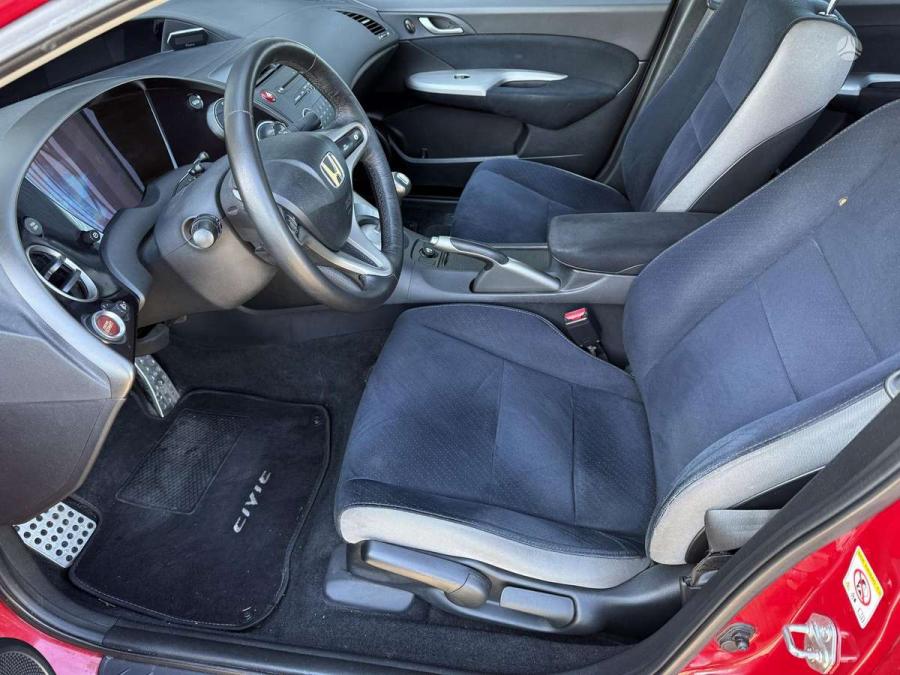 Honda Civic 2009 in Vilnius, with an engine capacity of 1.34 L and mileage of 190 thousand km for 4999 €, photo 10 on AUTOMOTO.COM.LV