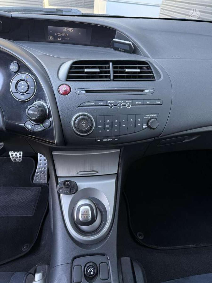 Honda Civic 2009 in Vilnius, with an engine capacity of 1.34 L and mileage of 190 thousand km for 4999 €, photo 15 on AUTOMOTO.COM.LV
