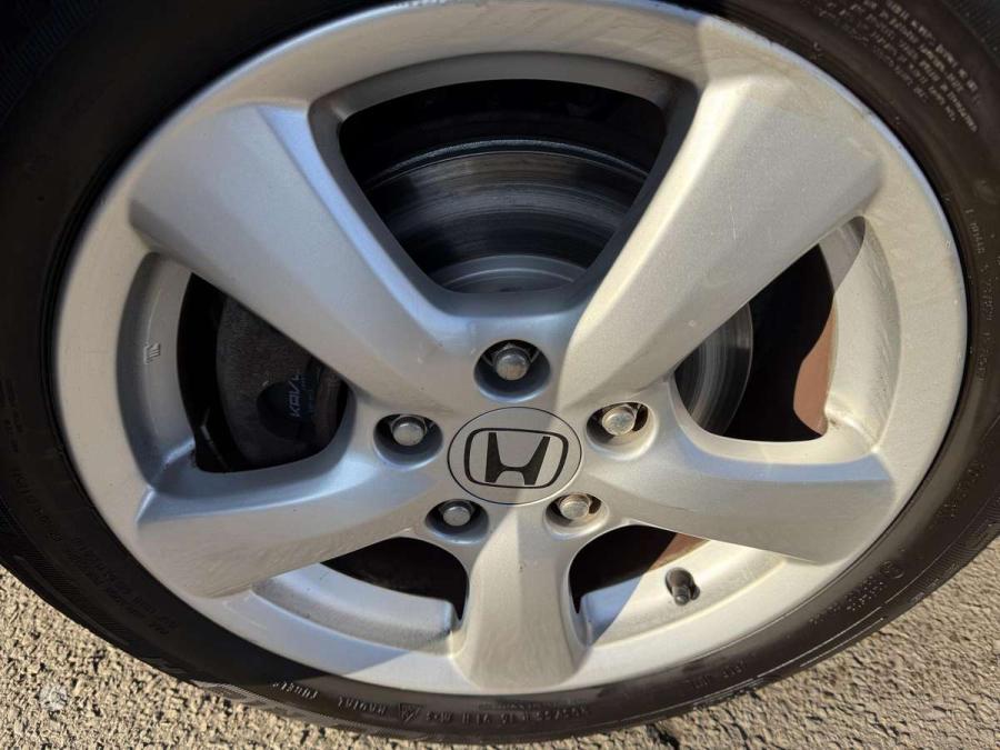 Honda Civic 2009 in Vilnius, with an engine capacity of 1.34 L and mileage of 190 thousand km for 4999 €, photo 17 on AUTOMOTO.COM.LV
