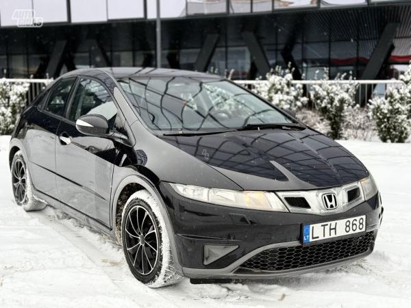 Honda Civic 2010 Viļņa, ar dzinēja tilpumu 1.40 L un nobraukumu 281 tūkst. km par 1380 €, foto 3 vietnē AUTOMOTO.COM.LV