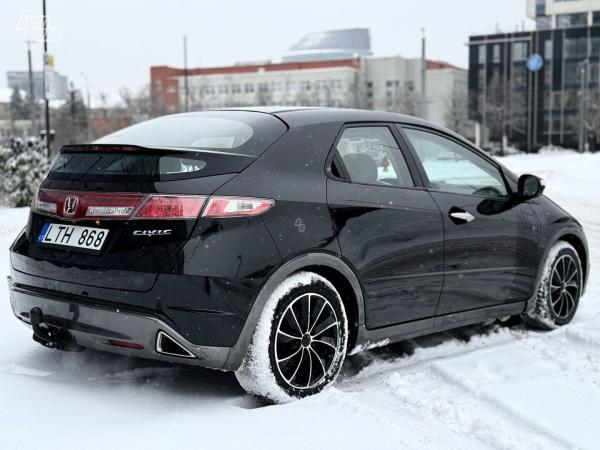 Honda Civic 2010 Viļņa, ar dzinēja tilpumu 1.40 L un nobraukumu 281 tūkst. km par 1380 €, foto 4 vietnē AUTOMOTO.COM.LV