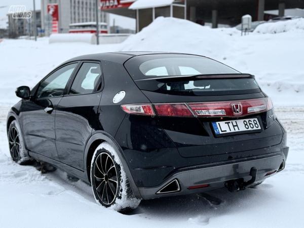 Honda Civic 2010 Viļņa, ar dzinēja tilpumu 1.40 L un nobraukumu 281 tūkst. km par 1380 €, foto 6 vietnē AUTOMOTO.COM.LV