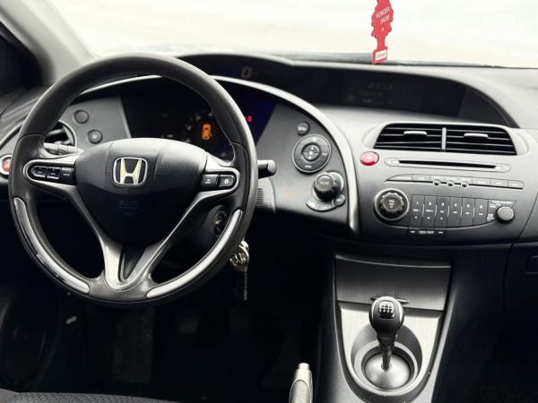 Honda Civic 2010 Viļņa, ar dzinēja tilpumu 1.40 L un nobraukumu 281 tūkst. km par 1380 €, foto 8 vietnē AUTOMOTO.COM.LV