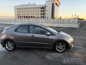 Honda Civic 2011 Rīga, ar dzinēja tilpumu 1.40 L un nobraukumu 306 tūkst. km par 3100 €, foto 3 vietnē AUTOMOTO.COM.LV