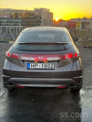 Honda Civic 2011 Rīga, ar dzinēja tilpumu 1.40 L un nobraukumu 306 tūkst. km par 3100 €, foto 4 vietnē AUTOMOTO.COM.LV