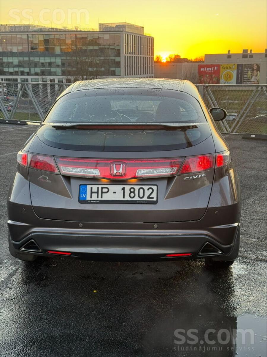 Honda Civic 2011 Rīga, ar dzinēja tilpumu 1.40 L un nobraukumu 306 tūkst. km par 3100 €, foto 4 vietnē AUTOMOTO.COM.LV