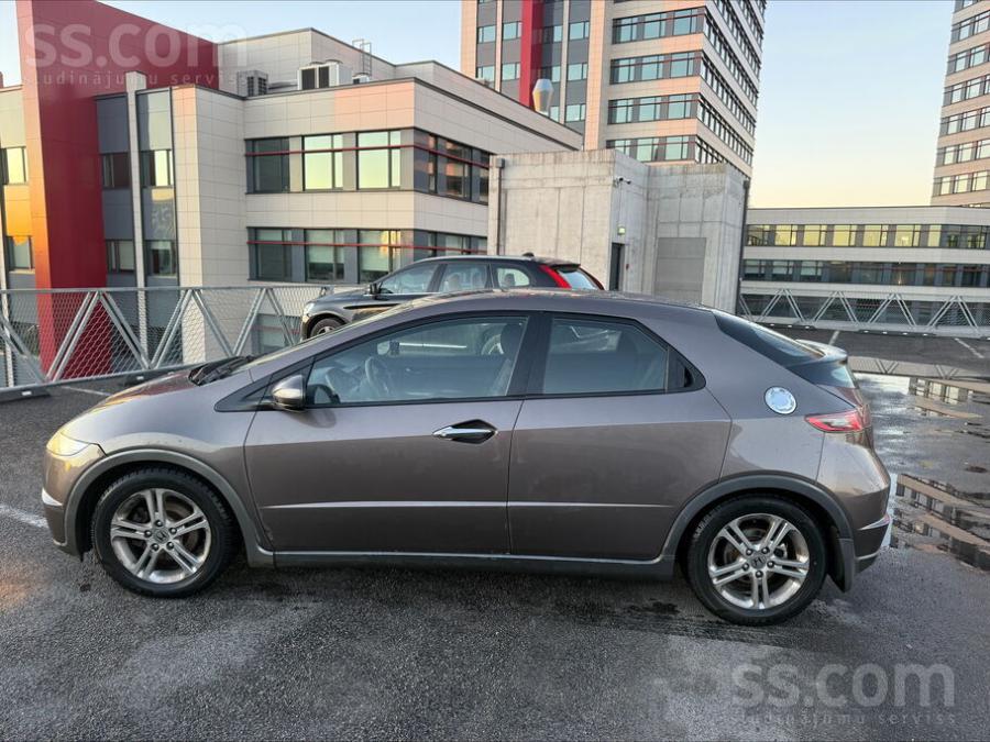 Honda Civic 2011 Rīga, ar dzinēja tilpumu 1.40 L un nobraukumu 306 tūkst. km par 3100 €, foto 5 vietnē AUTOMOTO.COM.LV