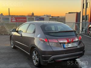 Honda Civic 2011 Rīga, ar dzinēja tilpumu 1.40 L un nobraukumu 306 tūkst. km par 3100 €, foto 6 vietnē AUTOMOTO.COM.LV