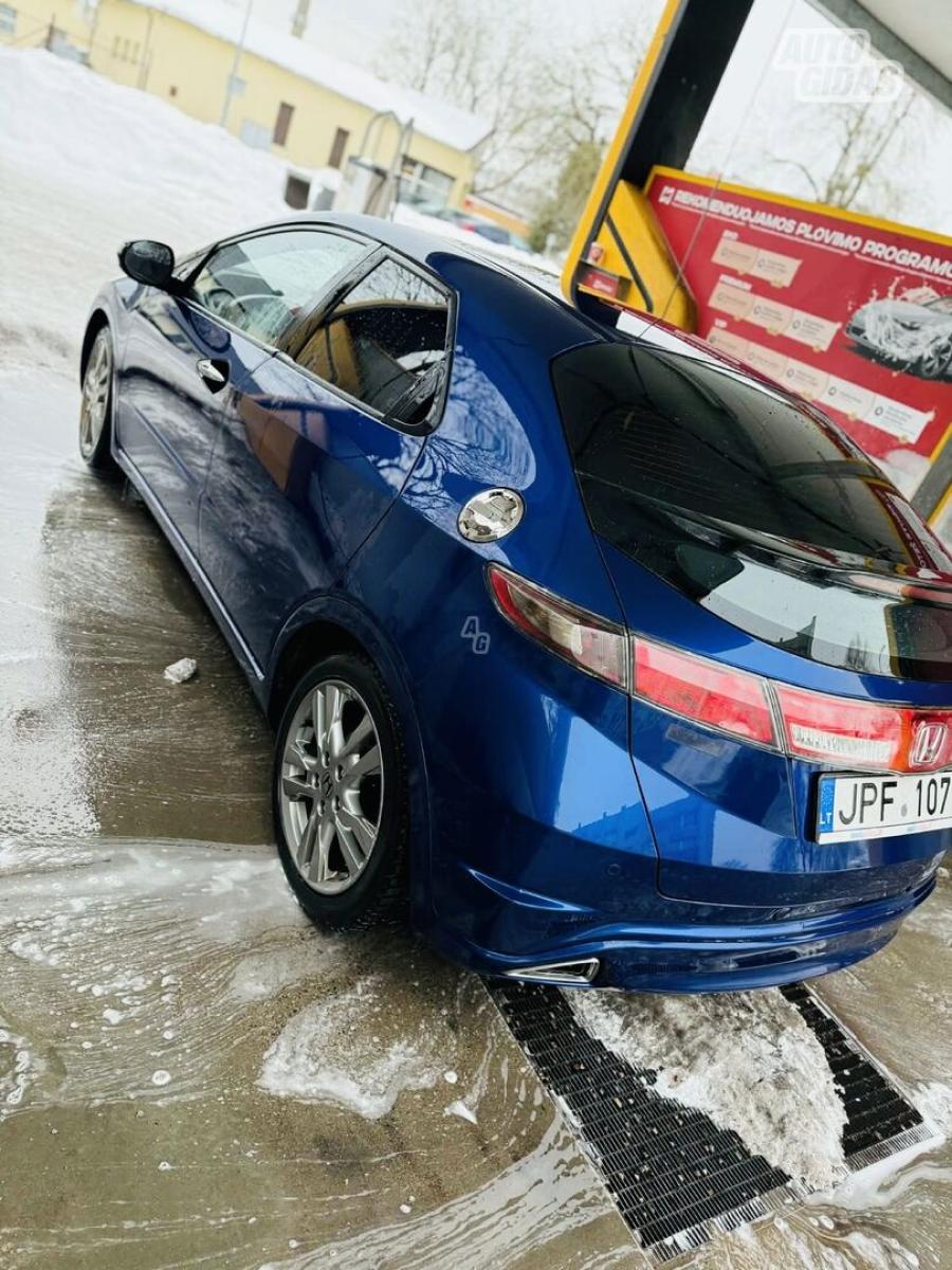 Honda Civic 2011 in Jonava, with an engine capacity of 2.20 L and mileage of 266 thousand km for 2500 €, photo 15 on AUTOMOTO.COM.LV