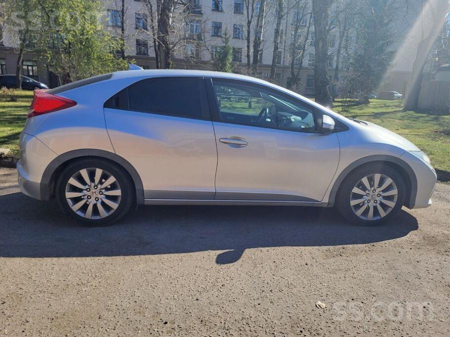 Honda Civic 2012 Rīga, ar dzinēja tilpumu 2.20 L un nobraukumu 333 tūkst. km par 4400 €, foto 7 vietnē AUTOMOTO.COM.LV