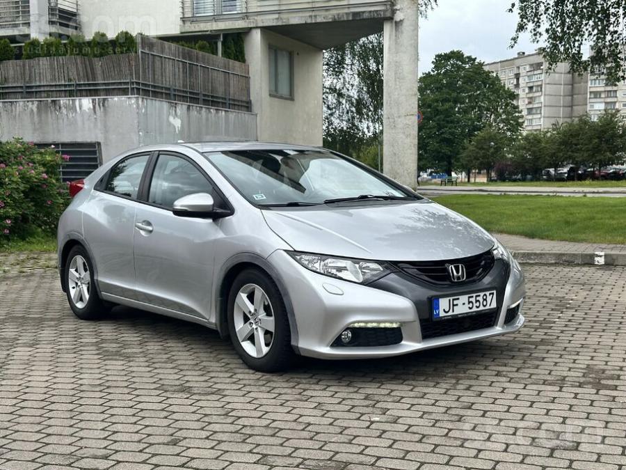 Honda Civic 2013 Rīga, ar dzinēja tilpumu 1.80 L un nobraukumu 207 tūkst. km par 6800 €, foto 3 vietnē AUTOMOTO.COM.LV