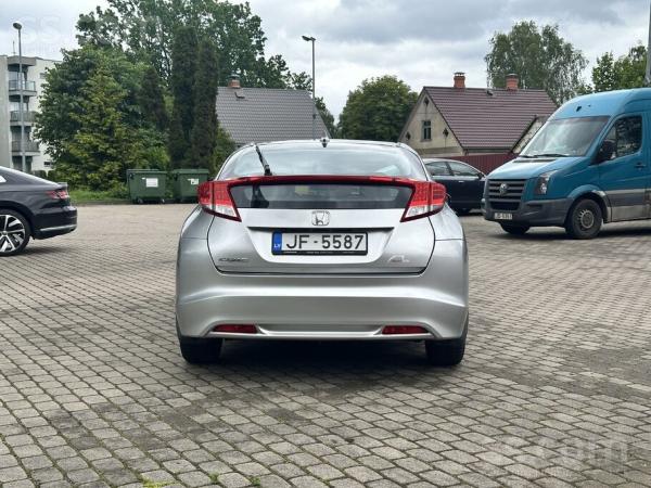 Honda Civic 2013 Rīga, ar dzinēja tilpumu 1.80 L un nobraukumu 207 tūkst. km par 6800 €, foto 6 vietnē AUTOMOTO.COM.LV