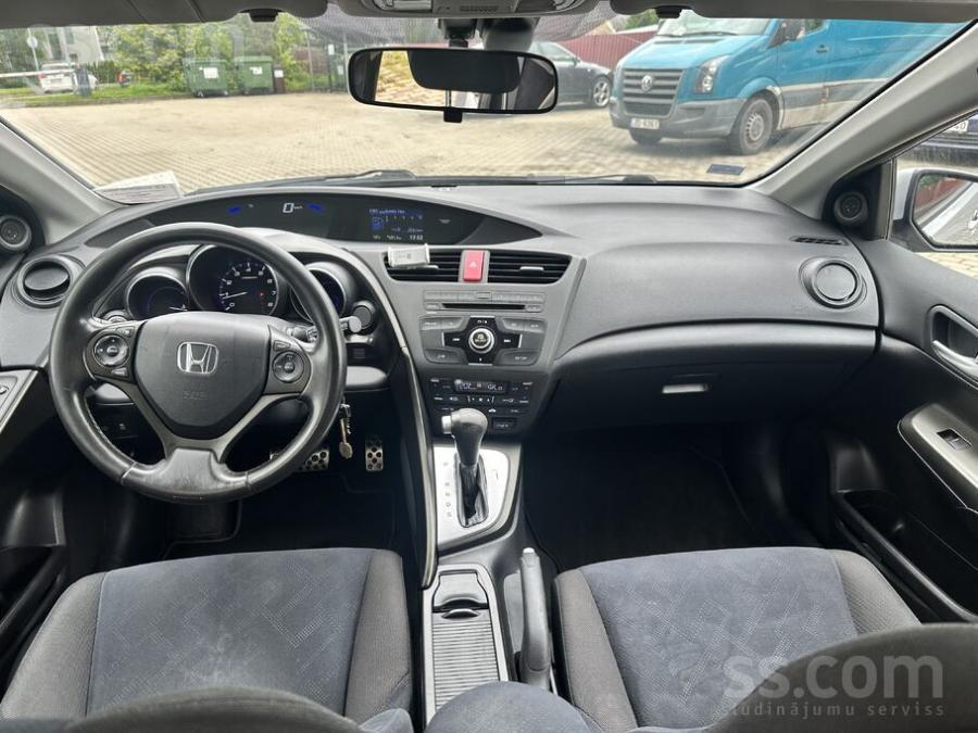 Honda Civic 2013 Rīga, ar dzinēja tilpumu 1.80 L un nobraukumu 207 tūkst. km par 6800 €, foto 10 vietnē AUTOMOTO.COM.LV