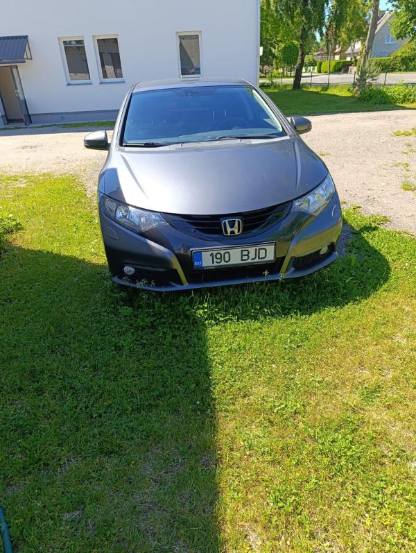 Honda Civic 2013 Kuresāre, ar dzinēja tilpumu 1.80 L un nobraukumu 201 tūkst. km par 6550 €, foto 3 vietnē AUTOMOTO.COM.LV