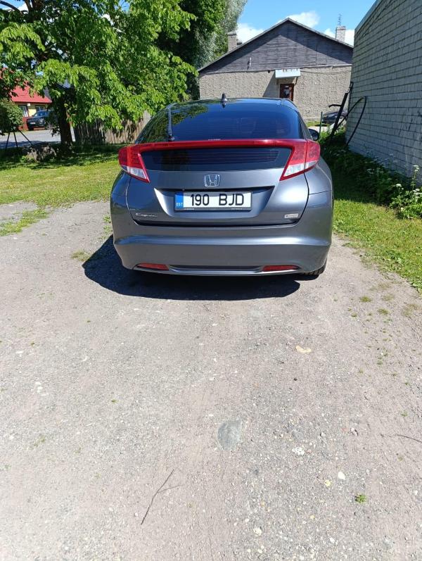 Honda Civic 2013 Kuresāre, ar dzinēja tilpumu 1.80 L un nobraukumu 201 tūkst. km par 6550 €, foto 4 vietnē AUTOMOTO.COM.LV