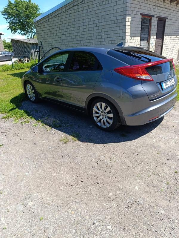 Honda Civic 2013 Kuresāre, ar dzinēja tilpumu 1.80 L un nobraukumu 201 tūkst. km par 6550 €, foto 5 vietnē AUTOMOTO.COM.LV