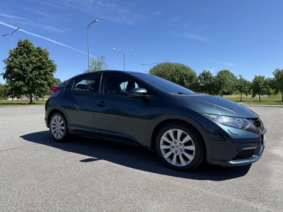 Honda Civic 2013 in Tallinn, with an engine capacity of 1.80 L and mileage of 183 thousand km for 6900 €, photo 1 on AUTOMOTO.COM.LV