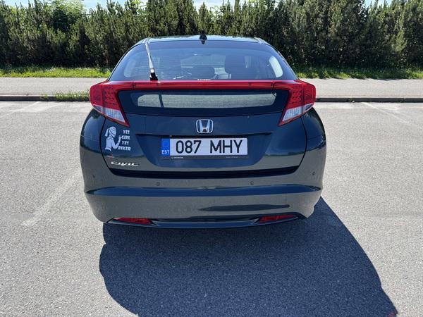 Хонда Цивик 2013 в Таллин, объемом двигателя 1.80 л и пробегом 183 тыс. км за 6900 €, фото 5 на AUTOMOTO.COM.LV