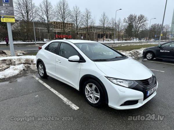 Honda Civic 2014 Tallina, ar dzinēja tilpumu 1.80 L un nobraukumu 105 tūkst. km par 9300 €, foto 3 vietnē AUTOMOTO.COM.LV