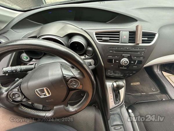 Honda Civic 2015 Tallina, ar dzinēja tilpumu 1.80 L un nobraukumu 112 tūkst. km par 10200 €, foto 5 vietnē AUTOMOTO.COM.LV