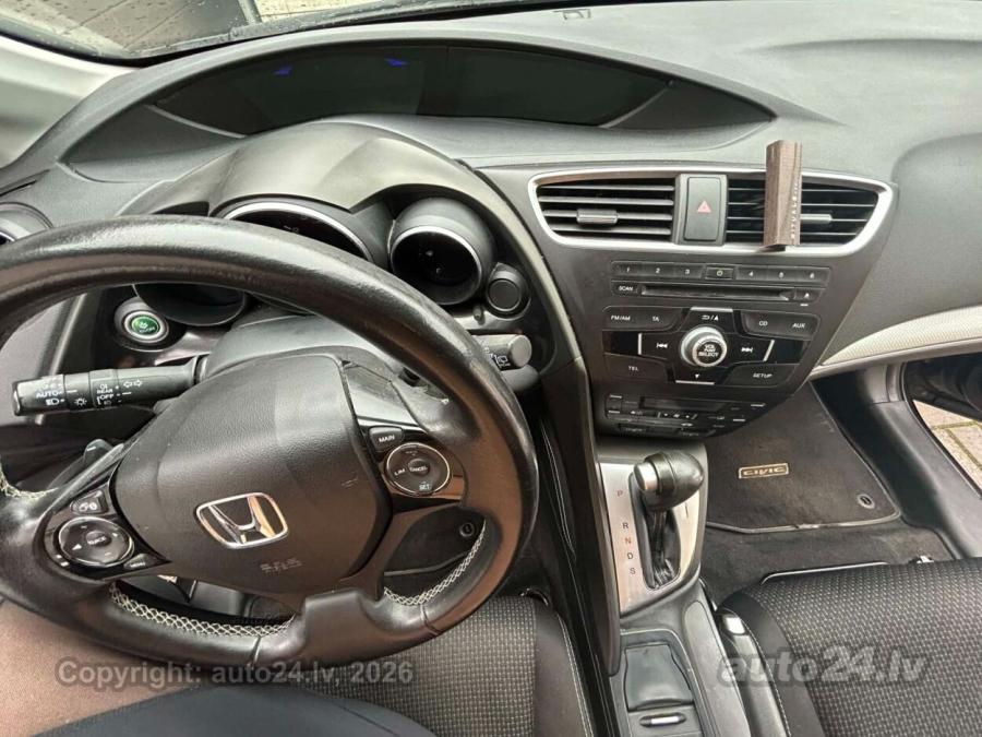 Honda Civic 2015 in Tallinn, with an engine capacity of 1.80 L and mileage of 112 thousand km for 10200 €, photo 5 on AUTOMOTO.COM.LV