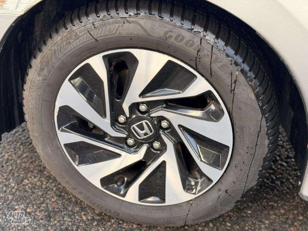 Honda Civic 2018 Viļņa, ar dzinēja tilpumu 1.00 L un nobraukumu 137 tūkst. km par 10850 €, foto 11 vietnē AUTOMOTO.COM.LV