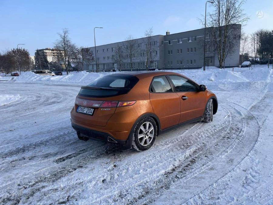 Oranžs Honda Civic 2008 Kauņa, ar dzinēja tilpumu 1.80 L un nobraukumu 210 tūkst. km par 2650 €, foto 4 vietnē AUTOMOTO.COM.LV
