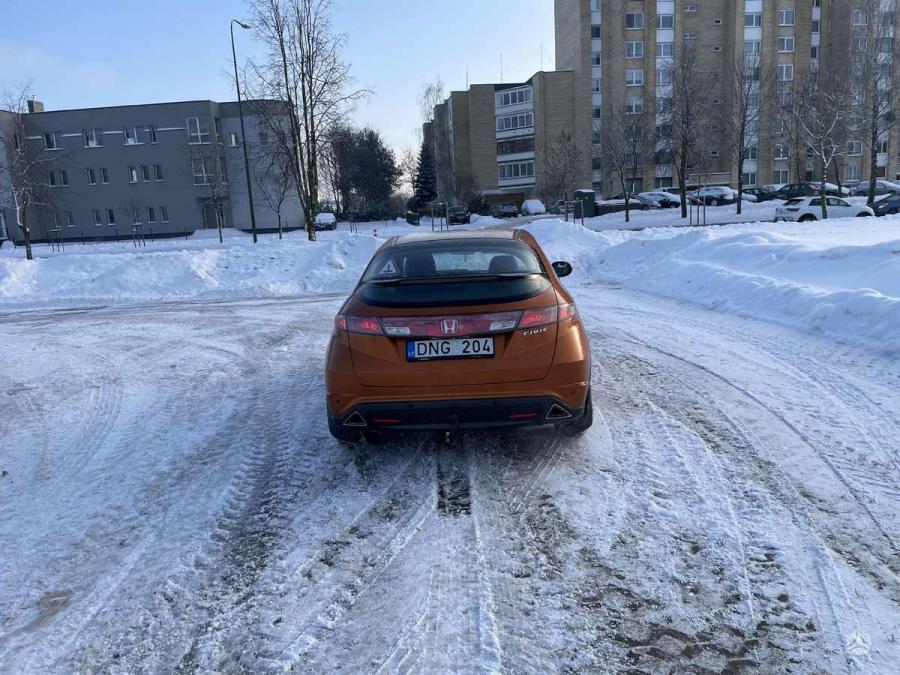 Oranžs Honda Civic 2008 Kauņa, ar dzinēja tilpumu 1.80 L un nobraukumu 210 tūkst. km par 2650 €, foto 5 vietnē AUTOMOTO.COM.LV