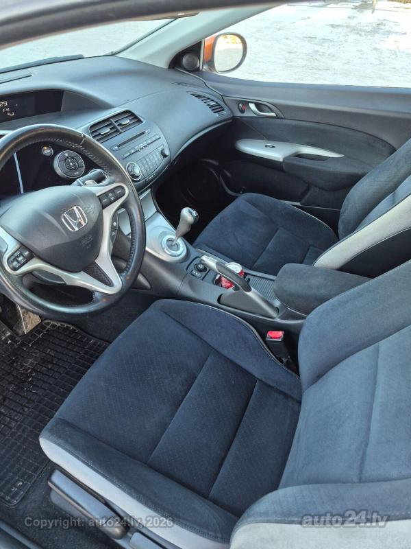 Оранжевый Хонда Цивик 2008 в Таллин, объемом двигателя 1.80 л и пробегом 146 тыс. км за 2500 €, фото 7 на AUTOMOTO.COM.LV