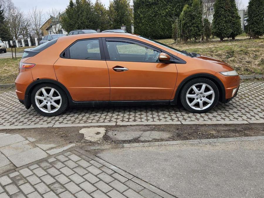 Oranžs Honda Civic 2008 Viļņa, ar dzinēja tilpumu 1.80 L un nobraukumu 248 tūkst. km par 1100 €, foto 6 vietnē AUTOMOTO.COM.LV